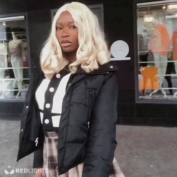 Bella (23 Jahre) | Redlights Deutschland